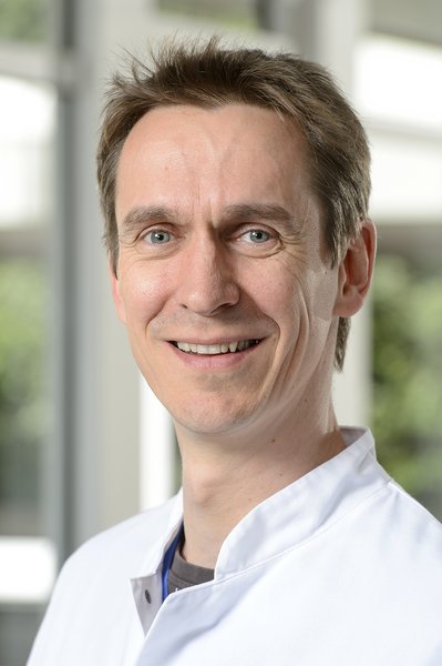 Antibiotikamanagement im Krankenhaus - ein wichtiger Baustein in der ...