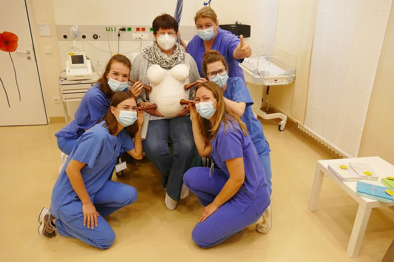 Ein einzigartiger Beruf: Vier Nachwuchs-Hebammen starten ihr Studium am ...